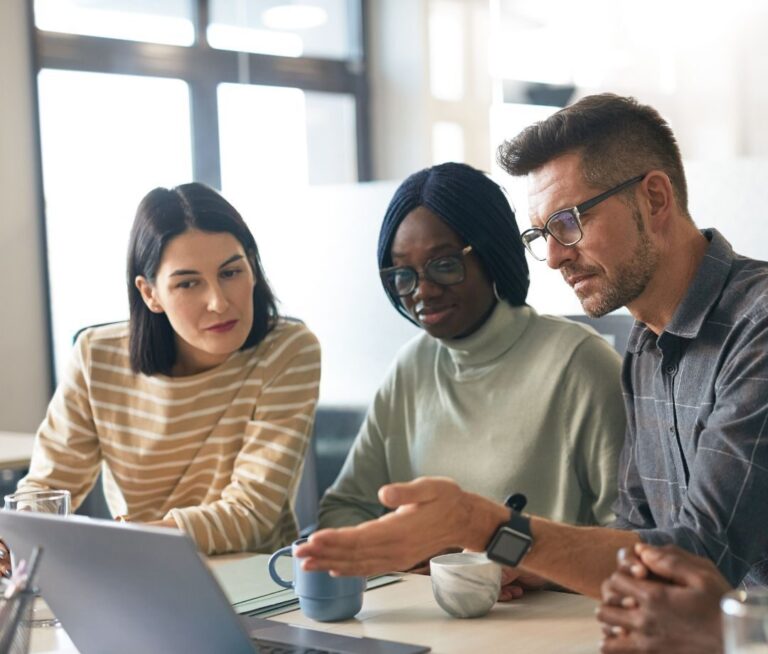 Group Coaching vs. Individual Coaching - Coaching Outside the Box